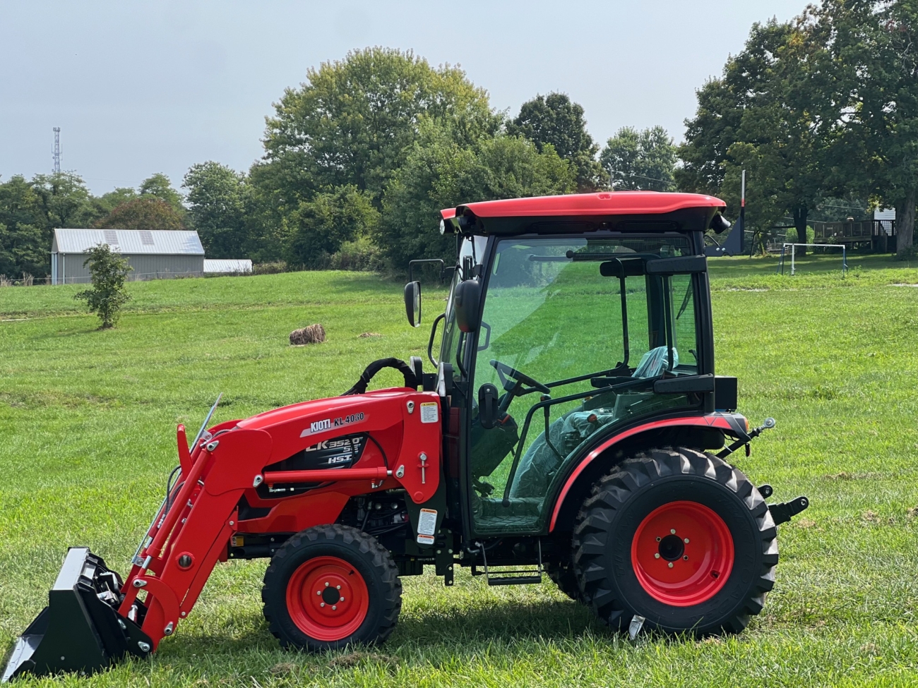 CK3520SE HST Cab - Kenton Equipment