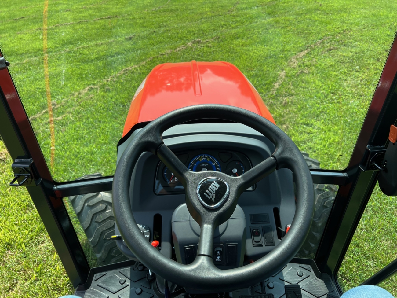 CK2620SE HST Cab - Kenton Equipment